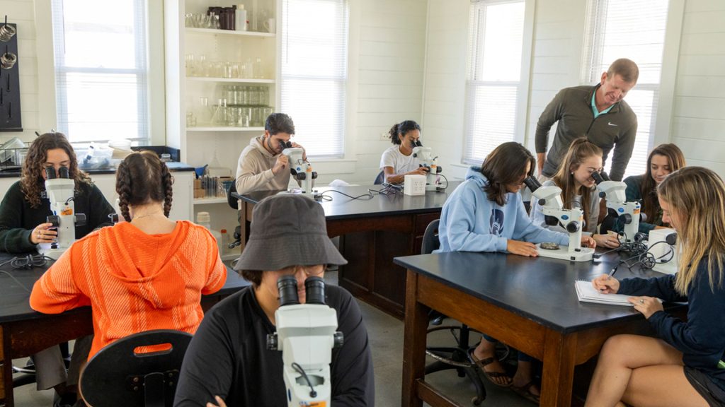 Classroom Learning at Duke University Marine Lab - Duke Centennial